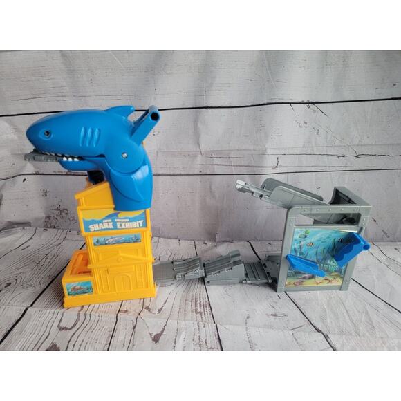 Thomas | Toys | Thomas Friends Train Take N Play Playset Shark Exhibit ...